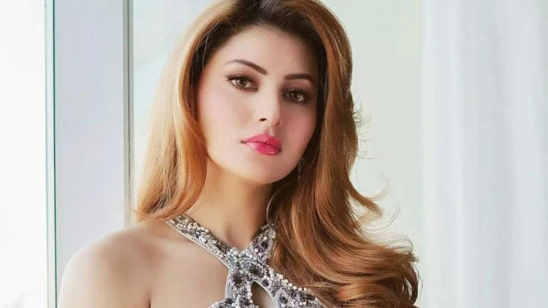 ১২ কোটি টকাৰ ৰ’লছ ৰয়ছ কালিনান ক্ৰয় কৰা প্ৰথমগৰাকী অভিনেত্ৰী উৰ্বশী ৰাউটেলা - NKTV